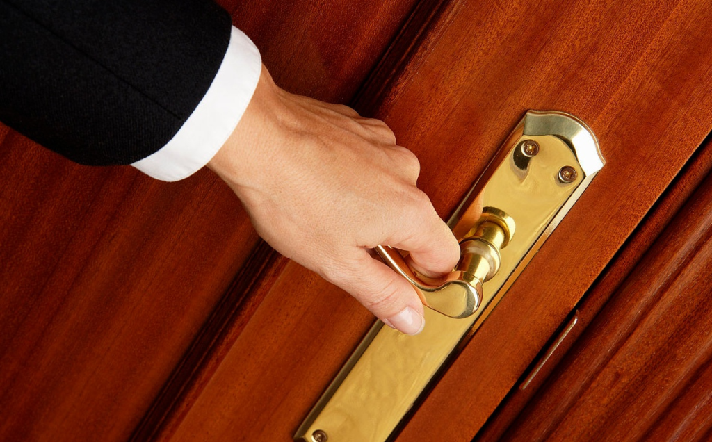 Door etiquette: entering and exiting ~ Academie de Bernadac