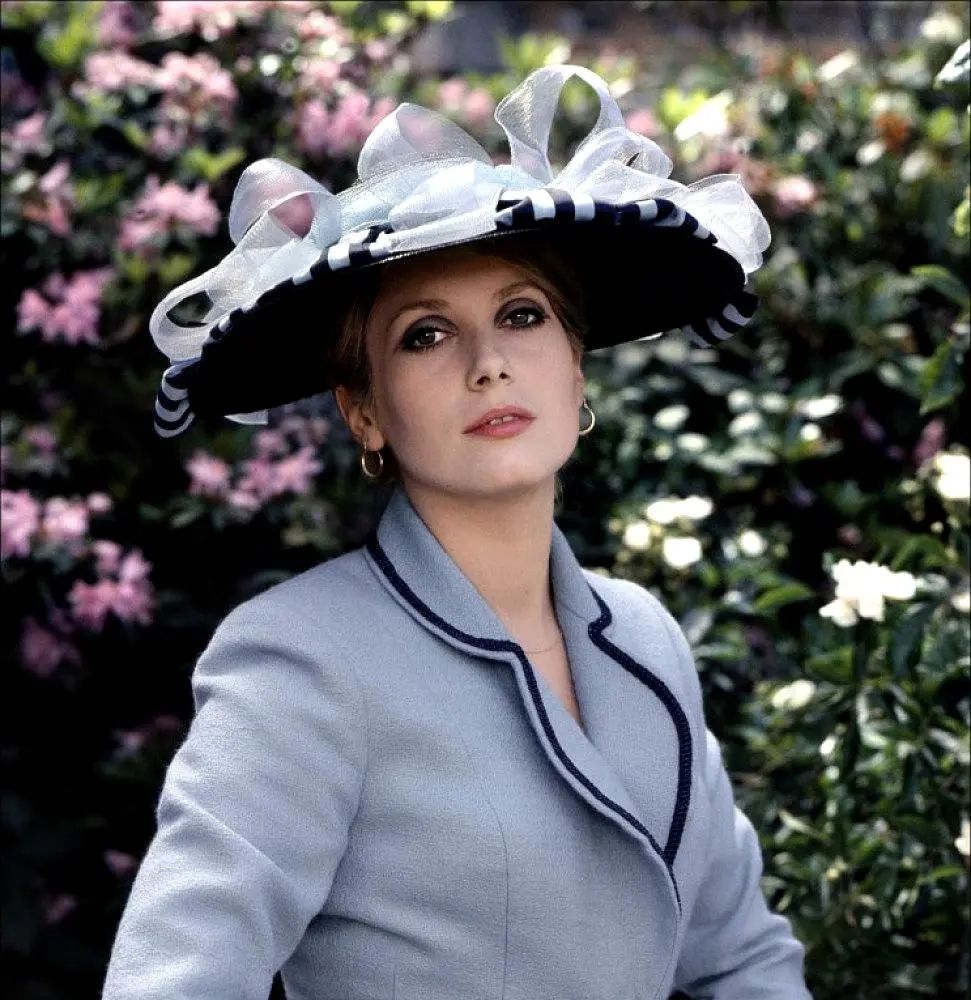 Most iconic French ladies ~ Academie de Bernadac : Academie de Bernadac
